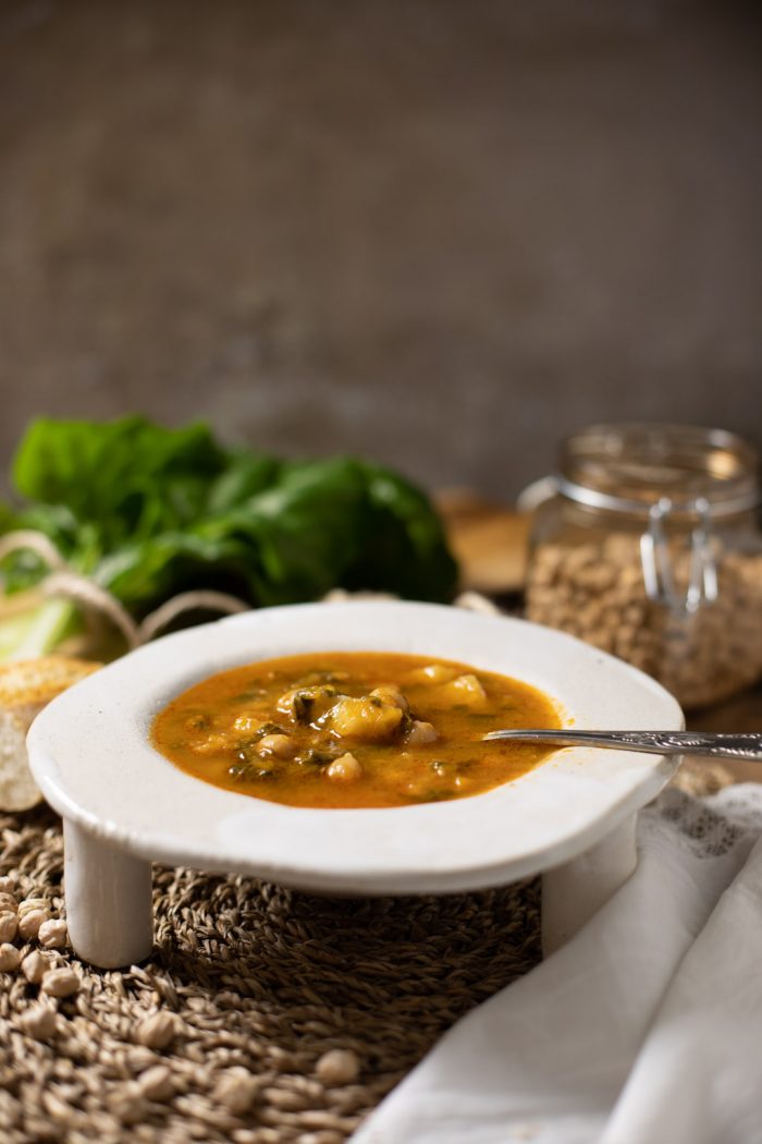 Potaje de acelgas y garbanzos, saludable y reconfortante